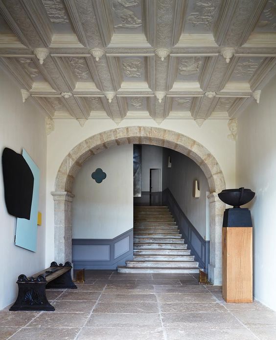 Chic French Chateau With Original Features And Modern Furniture - DigsDigs