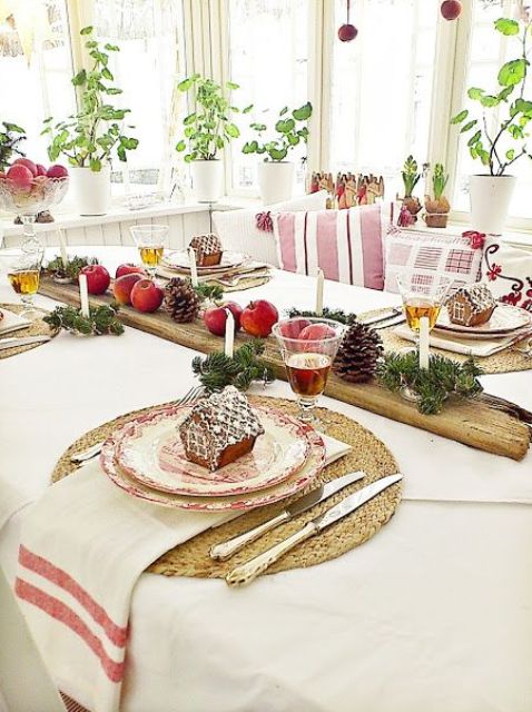 25 Inspiring Christmas Table Setting Ideas - DigsDigs