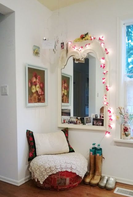 25 Chic String Lights Ideas For Entryways - DigsDigs