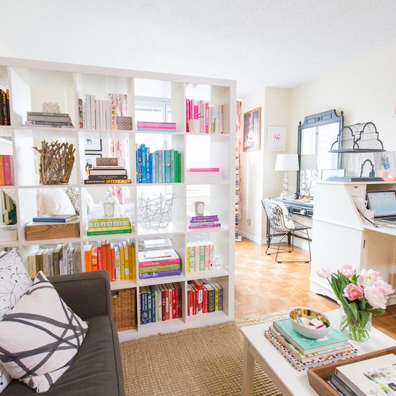 25 Shelf Space Dividers For Functional Separation - DigsDigs