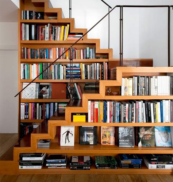 25 Libraries And Reading Nooks Under Stairs - DigsDigs