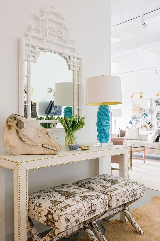 25 Ideas To Style Your Console Table For Summer - DigsDigs