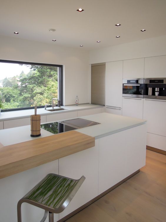 25 Trendy Window Backsplashes With Pros And Cons - DigsDigs