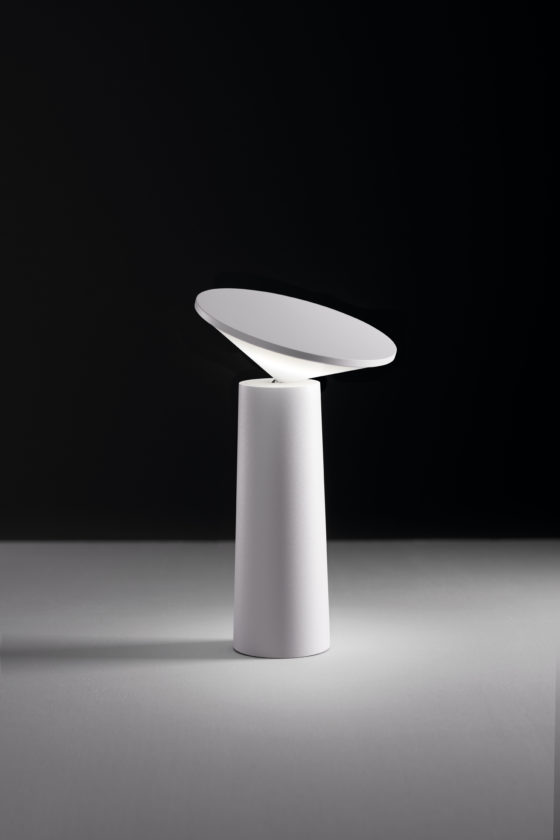 Cocktail Portable Light For Illuminating Your Tablescape - DigsDigs