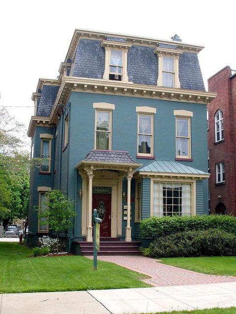 25 Gorgeous Mansard Roofs With Pros And Cons - DigsDigs