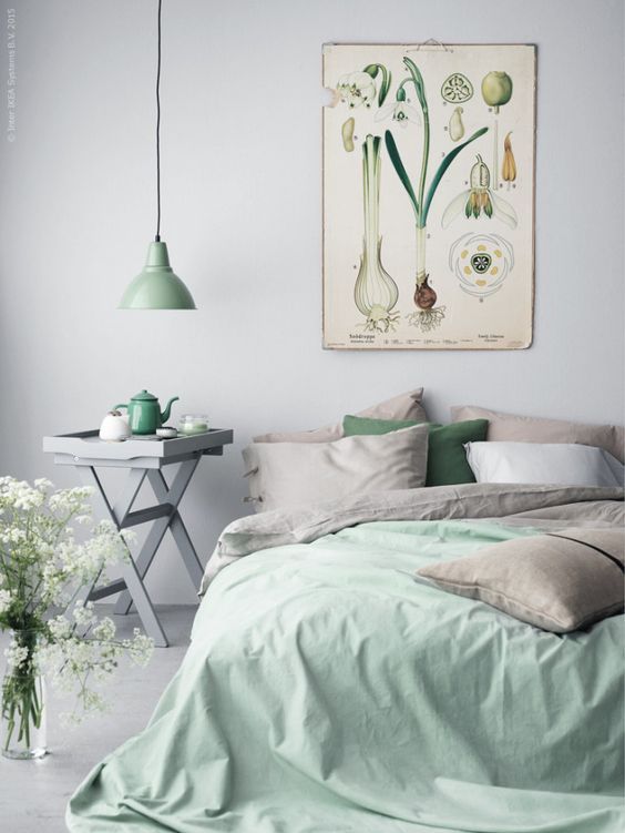 25 Easy Ways To Incorporate Green In Bedroom Decor - DigsDigs