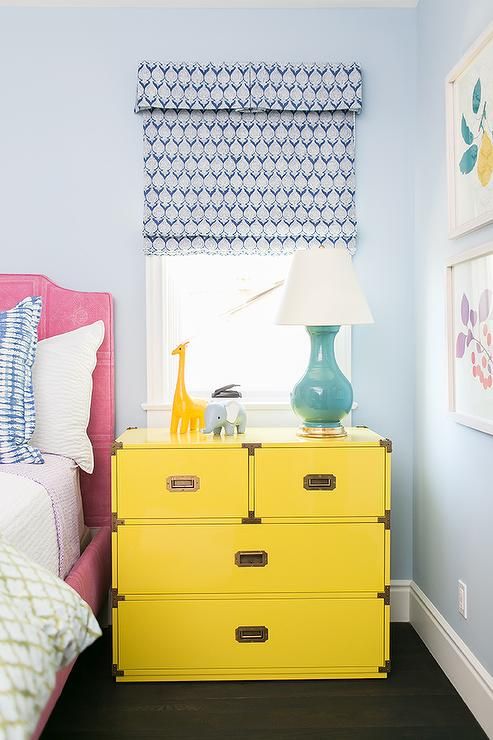 25 Easy Ways To Add Yellow To Your Bedroom - DigsDigs