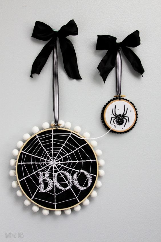 25 Stylish Modern Halloween Decor Ideas - DigsDigs