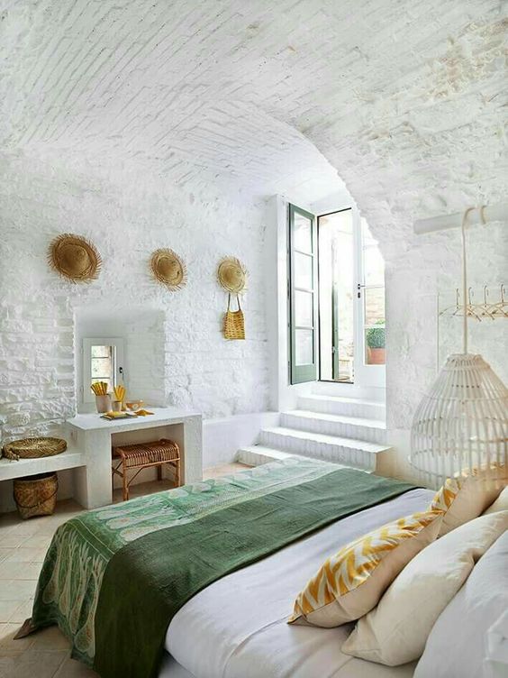 25 Whitewashed Walls Ideas For An Edgy Space - DigsDigs