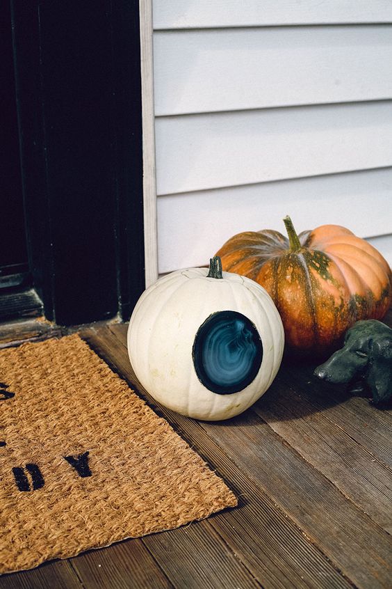 25 Trendy Boho Halloween Decor Ideas - DigsDigs