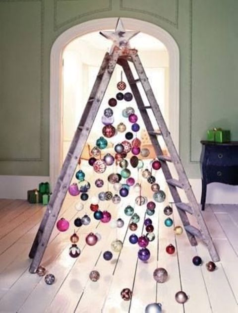 27 Unusual Christmas Trees Of Ornaments - DigsDigs