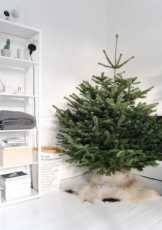 78 Scandinavian Christmas Tree Decor Ideas - DigsDigs