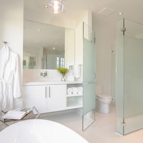 25 Modern And Bold Frosted Glass Home Decor Ideas - DigsDigs
