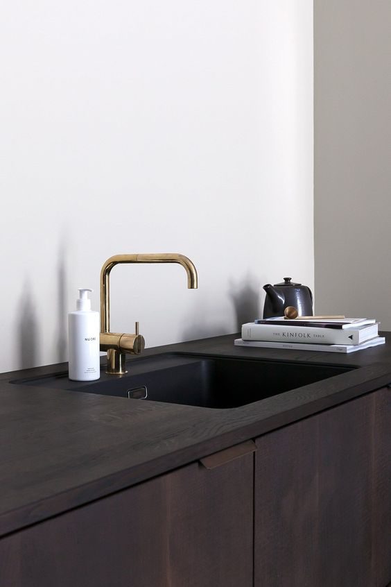 25 Undermount Sink Ideas With Pros And Cons - DigsDigs