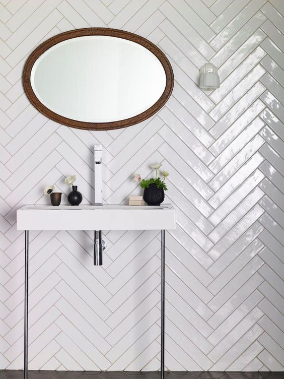98 Catchy Skinny Tile Ideas For Bathrooms - DigsDigs