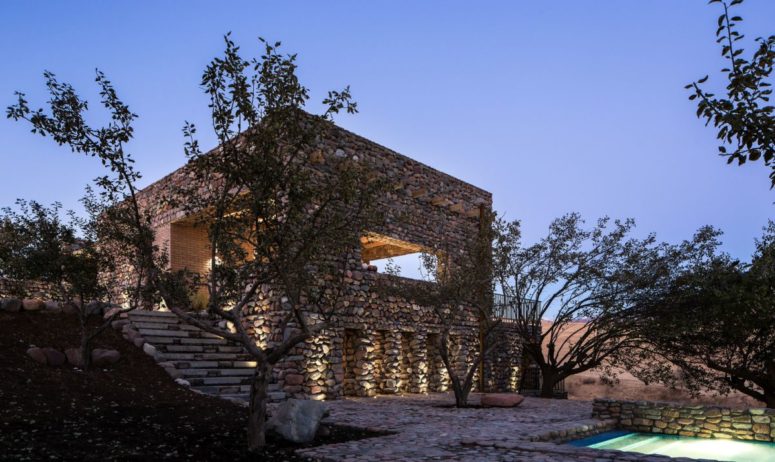 Mountain House Influenced By Traditional Uzbekistan Architecture - DigsDigs