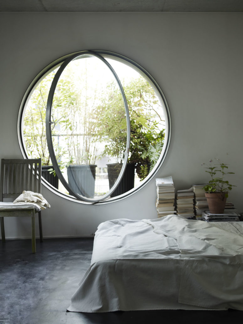 25 Ways To Use Porthole Windows In Home Decor - DigsDigs
