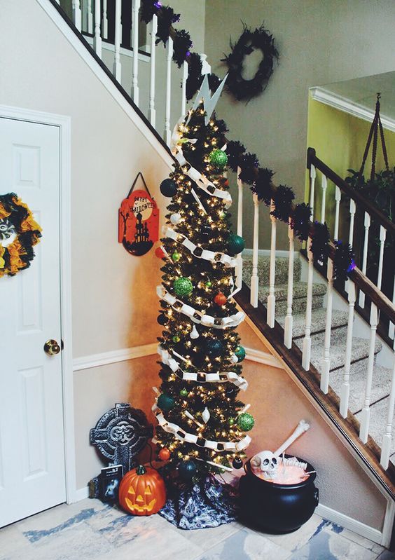 25 Bold And Whimsy Halloween Tree Decor Ideas - DigsDigs