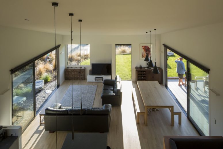 Contemporary Alpine House That Blends With The Landscape - DigsDigs