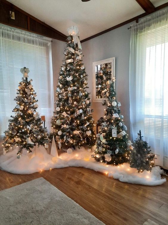 86 Beautiful Multiple Christmas Trees Ideas - DigsDigs