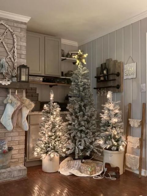 86 Beautiful Multiple Christmas Trees Ideas - DigsDigs
