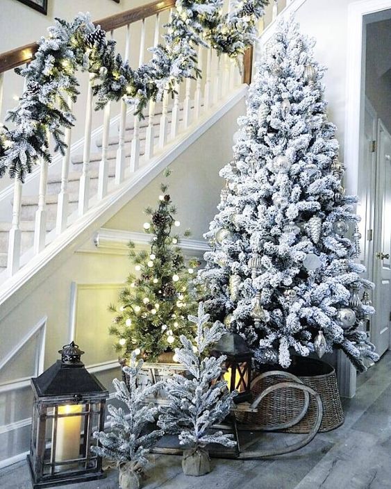 86 Beautiful Multiple Christmas Trees Ideas - DigsDigs