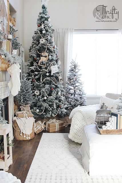86 Beautiful Multiple Christmas Trees Ideas - DigsDigs