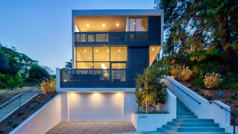 Dramatic Contemporary House With Cool Views - DigsDigs