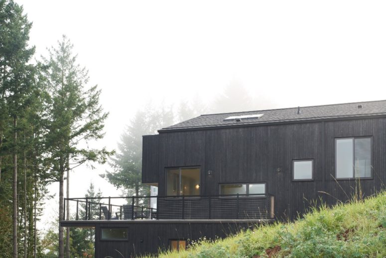 Minimalist Home Clad With Two Tone Wood - DigsDigs