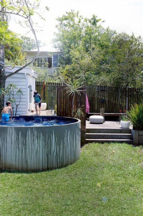 23 Round Pools You'll Never Want To Leave - DigsDigs