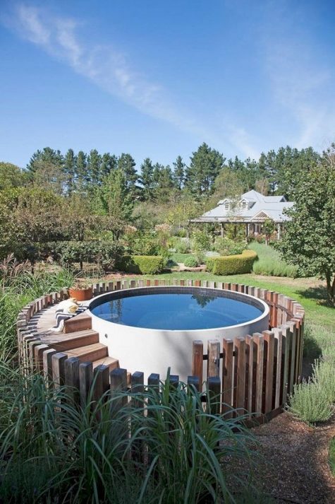 23 Round Pools You'll Never Want To Leave - DigsDigs