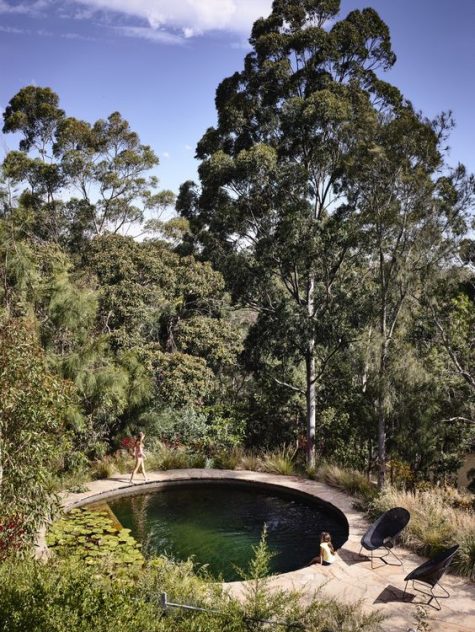 23 Round Pools You'll Never Want To Leave - DigsDigs