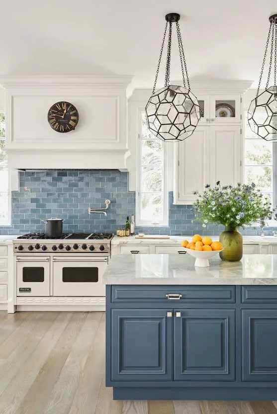 94 Stylish And Inspiring Blue And White Kitchens - DigsDigs