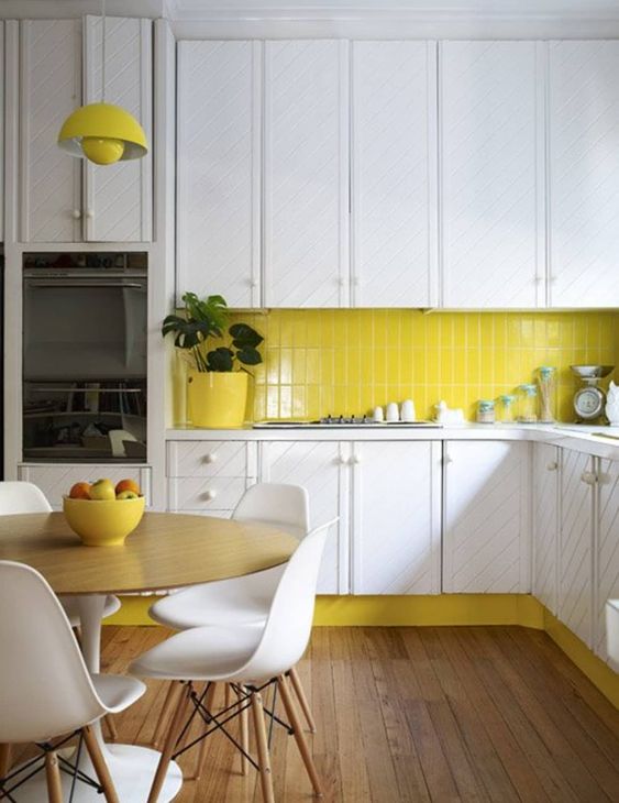 25 Yellow And White Kitchens That Raise The Mood - DigsDigs
