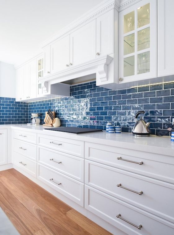 94 Stylish And Inspiring Blue And White Kitchens - DigsDigs