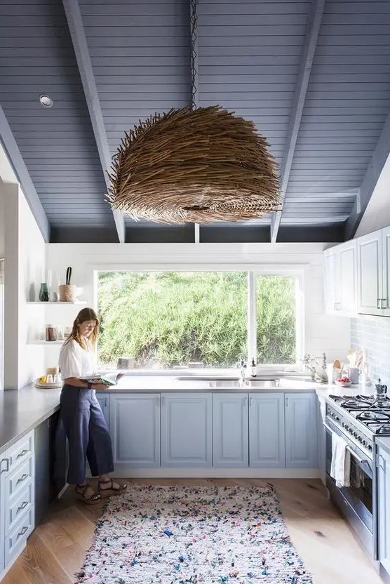 94 Stylish And Inspiring Blue And White Kitchens - DigsDigs