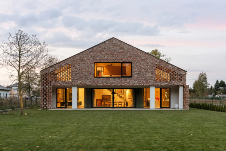 Brick Barn House With Contemporary Interiors - DigsDigs
