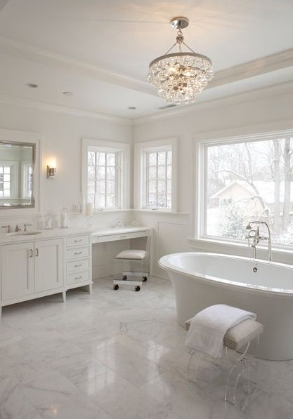 26 Chic All-White Bathrooms That Inspire - DigsDigs