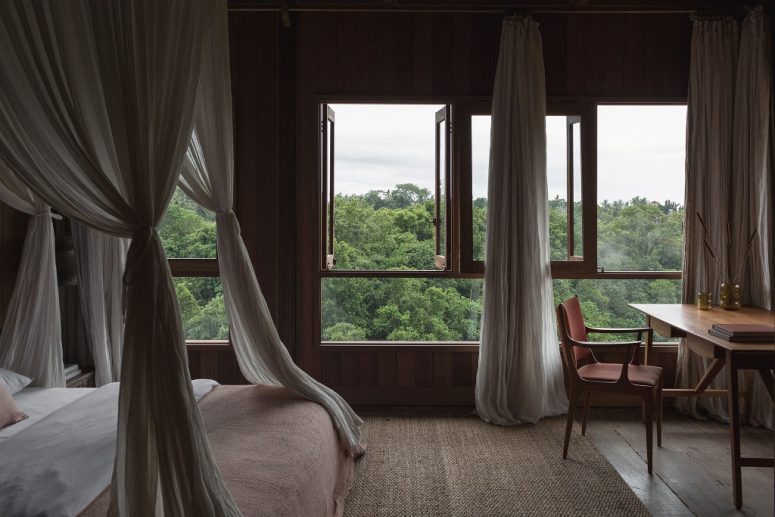 100-Year-Old Balinese House Turned Into A Zen Retreat - DigsDigs