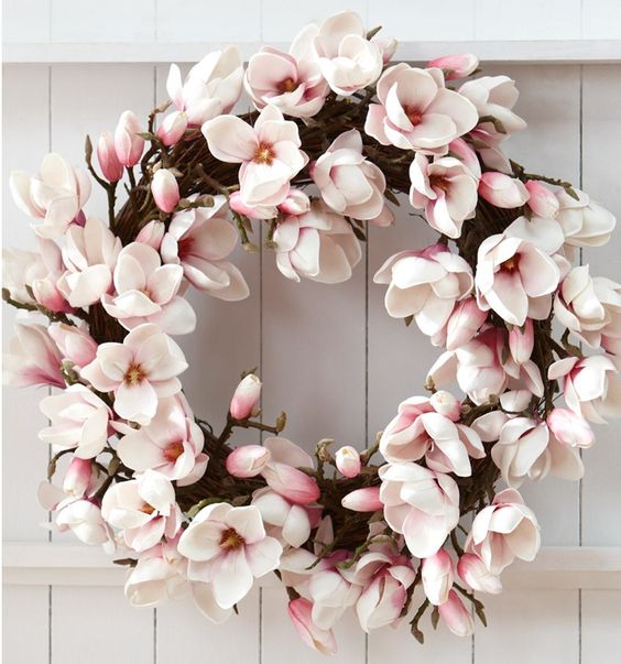 52 Gorgeous Spring Wreaths And Their Alternatives - DigsDigs