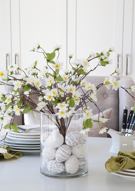 40 Spring Centerpieces For Any Kind Of Tablescape - DigsDigs
