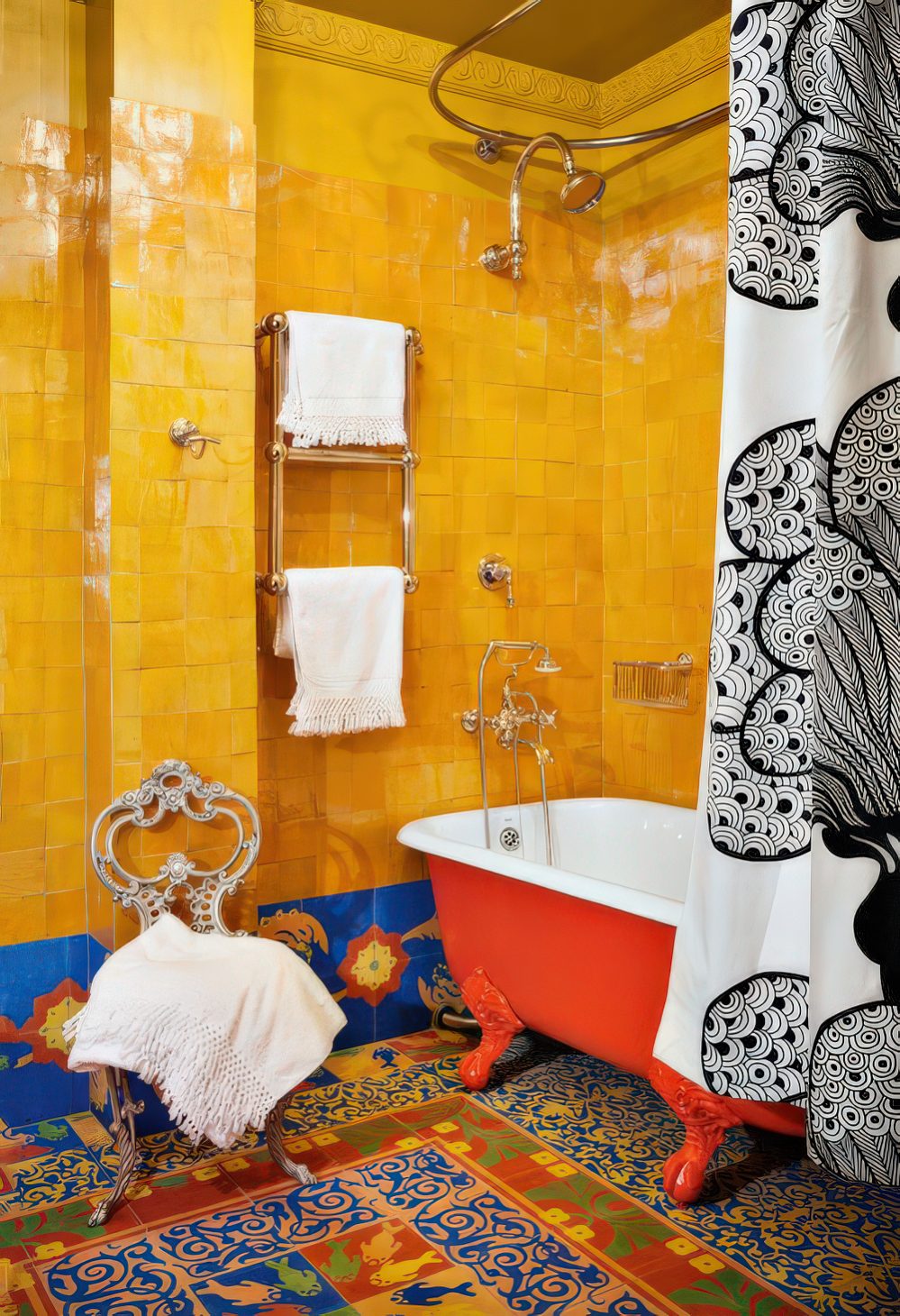 30 Jaw-Dropping Maximalist Bathroom Decor Ideas - DigsDigs
