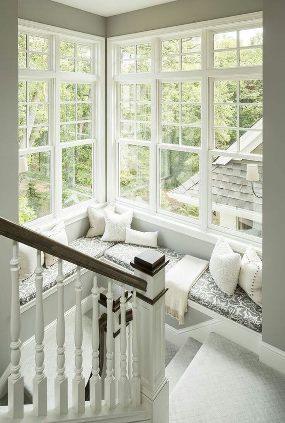 36 Cozy And Stylish Corner Window Nook Ideas - DigsDigs