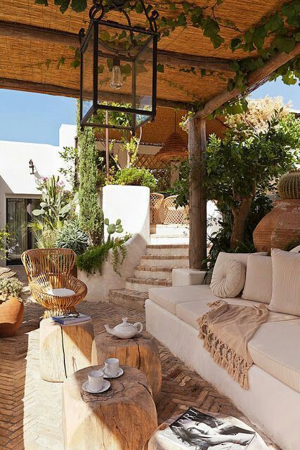 25 Welcoming And Stylish Sunken Patios And Decks - DigsDigs