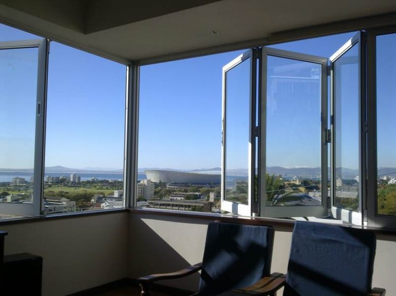 25 Folding Windows To Merge With Outdoors - DigsDigs