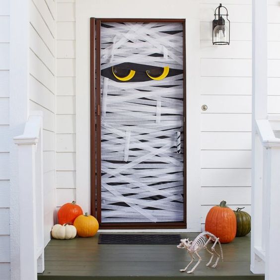 25 Scary And Fun Mummy Halloween Decor Ideas - DigsDigs