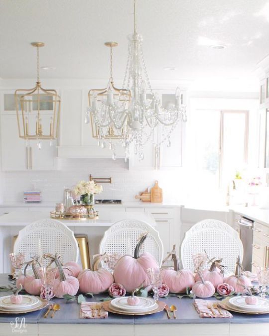29 Shiny Glam Thanksgiving Decor Ideas - DigsDigs