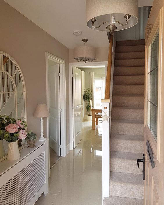 35 Timeless Greige Entryway Decor Ideas - DigsDigs