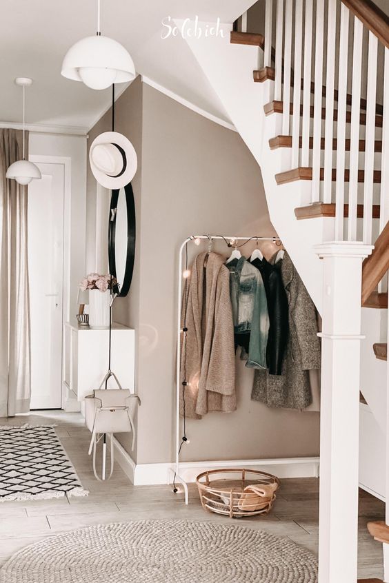 35 Timeless Greige Entryway Decor Ideas - DigsDigs
