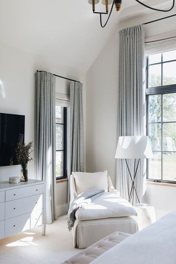 30 Stylish Ways To Layer Window Treatments - DigsDigs